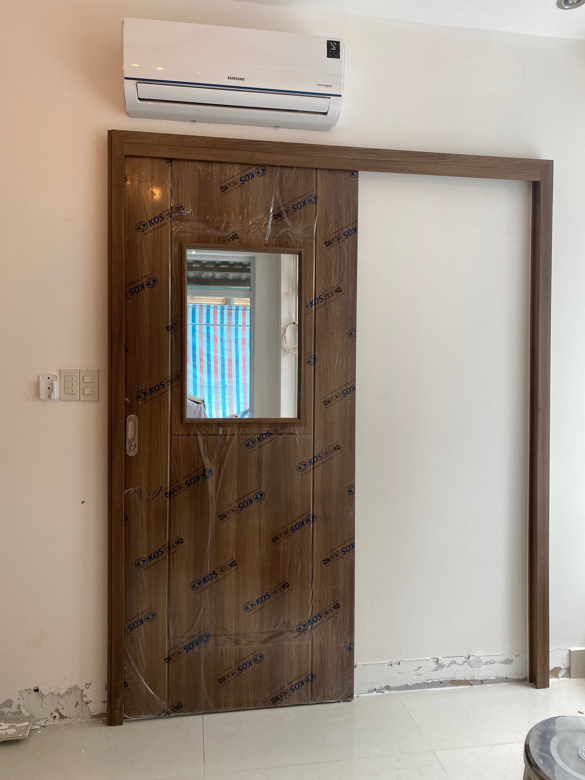 Cửa Lùa Nhựa Composite Chi Tiết - Tin tức